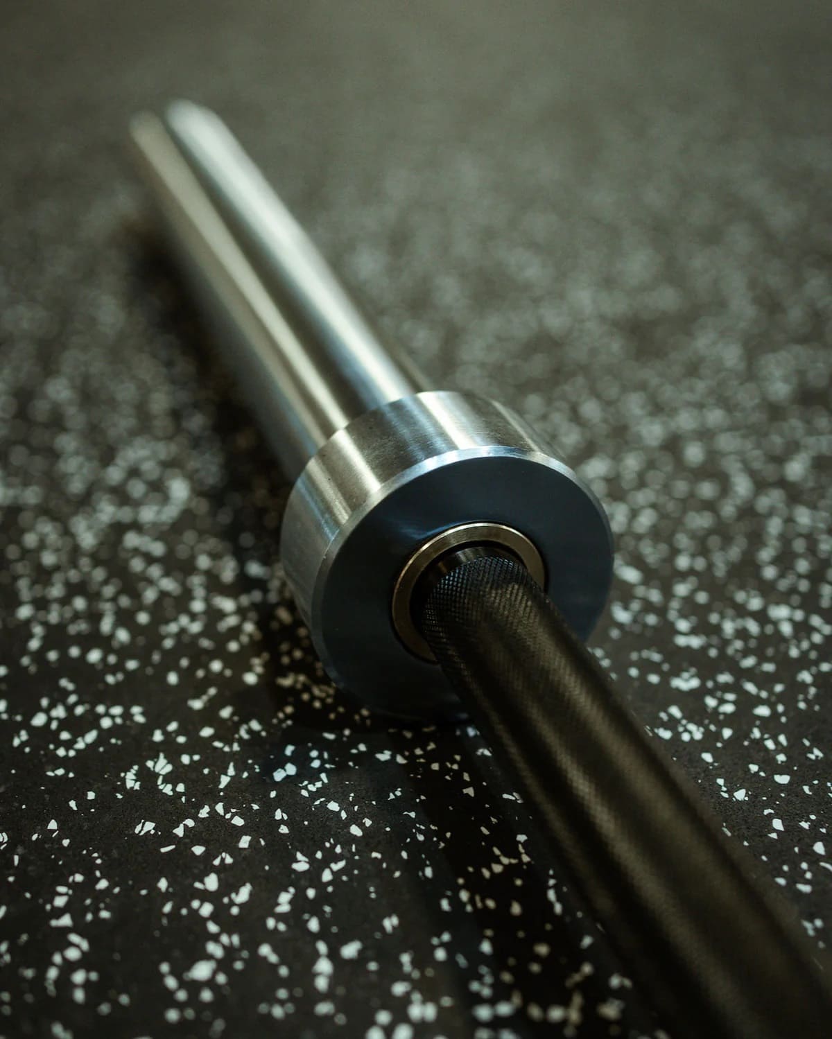 Compound Platinum Olympic Lifting Barbell | Black 15/20KG | Grays Fitness