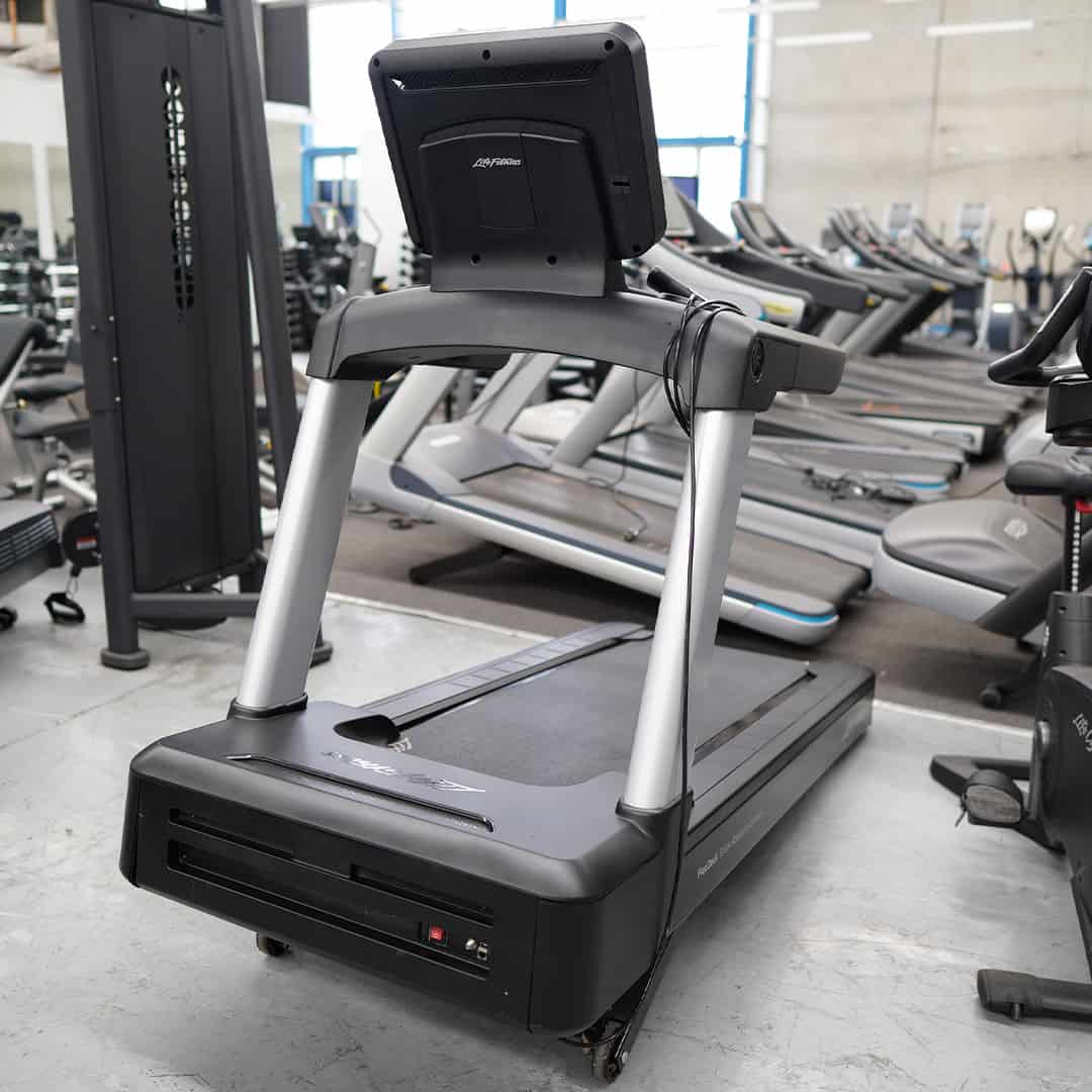 Life Fitness Integrity Treadmill With SE3 HD Touch Screen | Grays Fitness