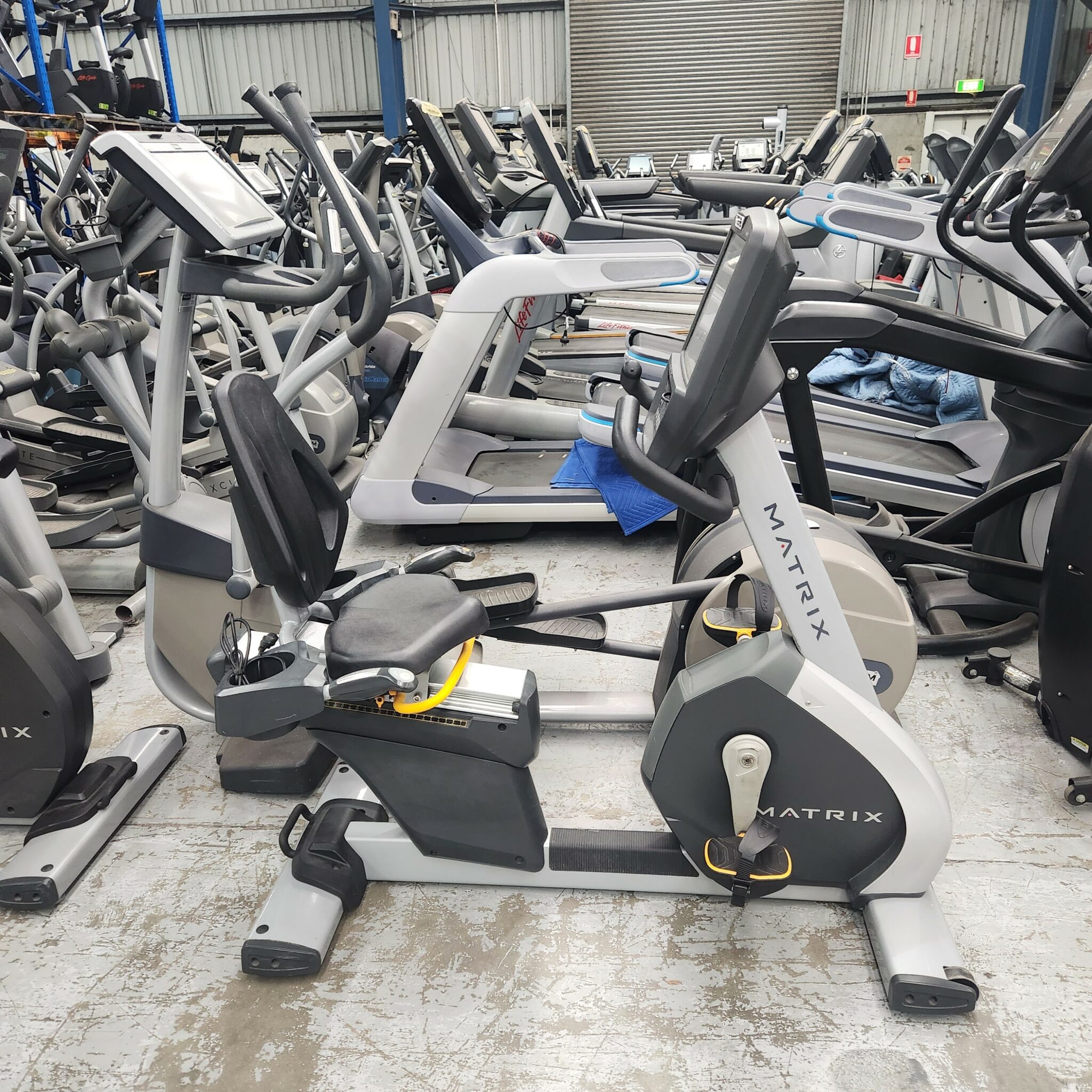 Matrix R7XE Recumbent Bike | Grays Fitness