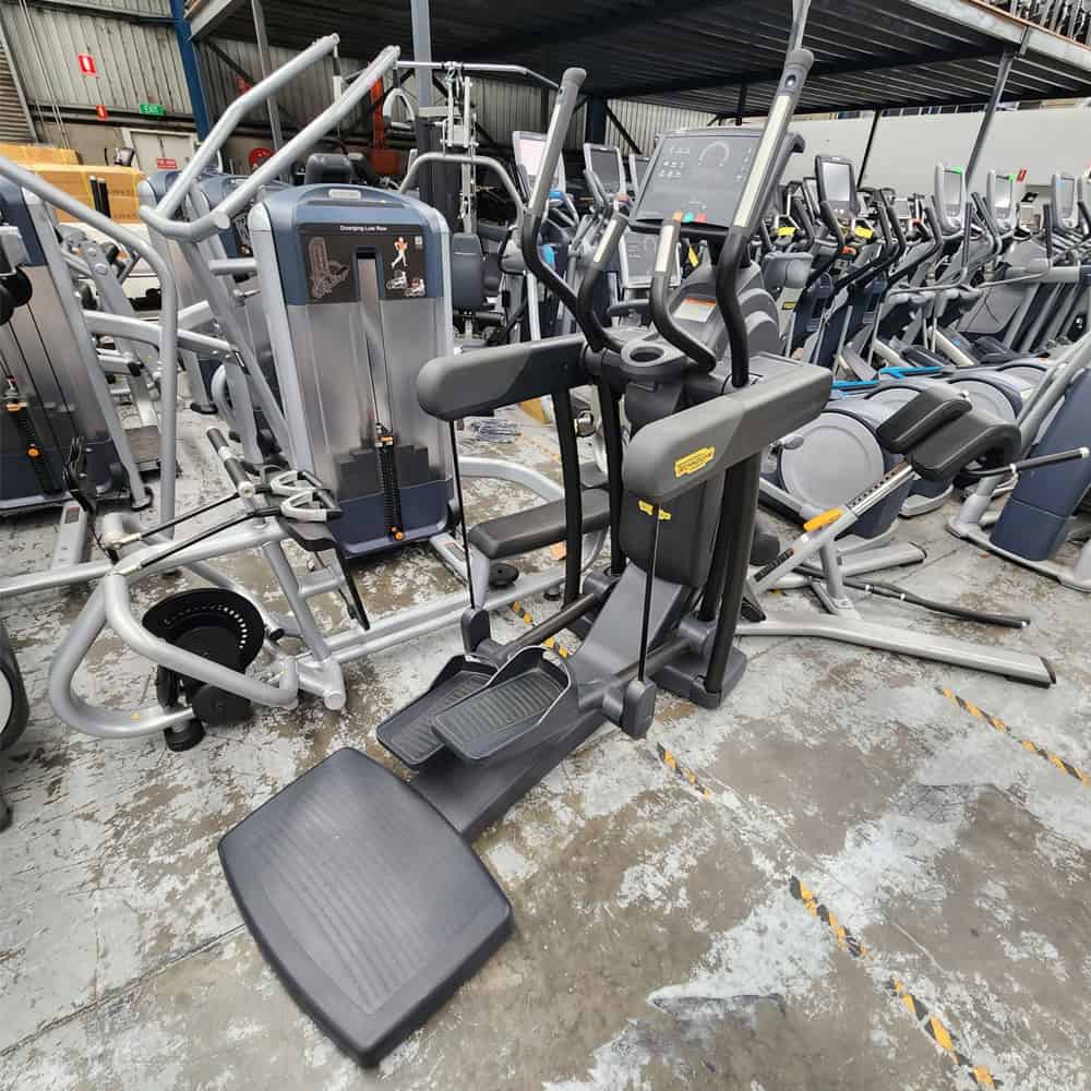 Technogym EXCITE Vario 1000 SP Elliptical Trainer - LED Display | Grays ...